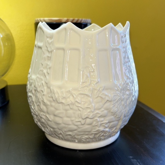 Belleek | Accents | Vintage Porcelain Templemore Abbey Event Piece 200 ...